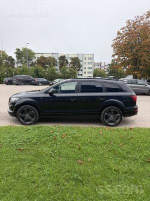 Black Audi Q7 2012 in Rezekne, with an engine capacity of 3.00 L and mileage of 238 thousand km for 11800 €, photo 4 on AUTOMOTO.COM.LV