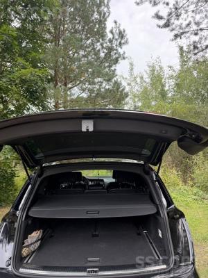 Black Audi Q7 2012 in Rezekne, with an engine capacity of 3.00 L and mileage of 238 thousand km for 11800 €, photo 13 on AUTOMOTO.COM.LV