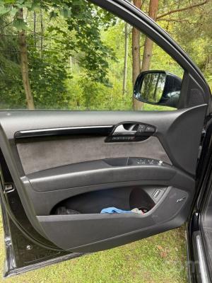 Black Audi Q7 2012 in Rezekne, with an engine capacity of 3.00 L and mileage of 238 thousand km for 11800 €, photo 15 on AUTOMOTO.COM.LV