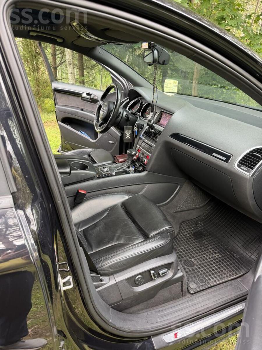 Black Audi Q7 2012 in Rezekne, with an engine capacity of 3.00 L and mileage of 238 thousand km for 11800 €, photo 16 on AUTOMOTO.COM.LV