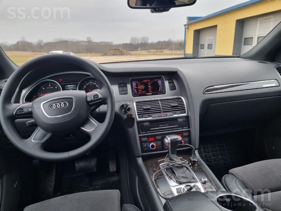 Black Audi Q7 2013 in Gulbene, with an engine capacity of 3.00 L and mileage of 280 thousand km for 12000 €, photo 10 on AUTOMOTO.COM.LV