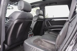 Black Audi Q7 2013 in Riga, with an engine capacity of 3.00 L and mileage of 349 thousand km for 15200 €, photo 10 on AUTOMOTO.COM.LV