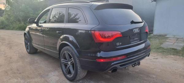 Black Audi Q7 2013 in Vilnius, with an engine capacity of 3.00 L and mileage of 212 thousand km for 6999 €, photo 7 on AUTOMOTO.COM.LV
