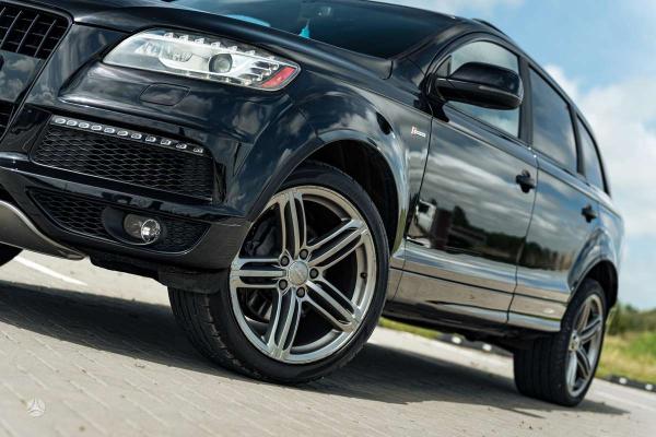 Black Audi Q7 2013 in Klaipeda, with an engine capacity of 3.00 L and mileage of 218 thousand km for 10999 €, photo 8 on AUTOMOTO.COM.LV