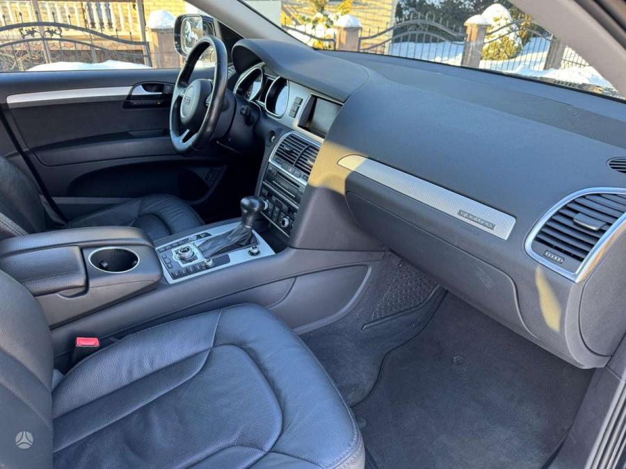 Black Audi Q7 2013 in Kaunas, with an engine capacity of 2.97 L and mileage of 281 thousand km for 12200 €, photo 19 on AUTOMOTO.COM.LV