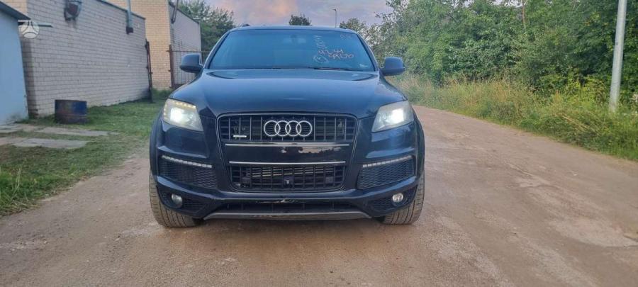 Black Audi Q7 2013 in Vilnius, with an engine capacity of 3.00 L and mileage of 212 thousand km for 7650 €, photo 1 on AUTOMOTO.COM.LV