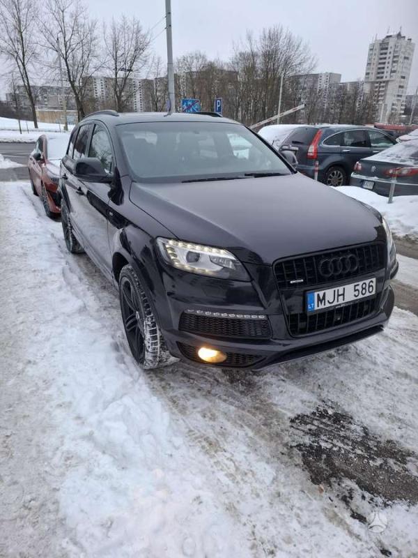 Black Audi Q7 2013 in Vilnius, with an engine capacity of 2.97 L and mileage of 215 thousand km for 17500 €, photo 2 on AUTOMOTO.COM.LV