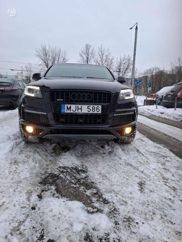 Black Audi Q7 2013 in Vilnius, with an engine capacity of 2.97 L and mileage of 215 thousand km for 17500 €, photo 3 on AUTOMOTO.COM.LV