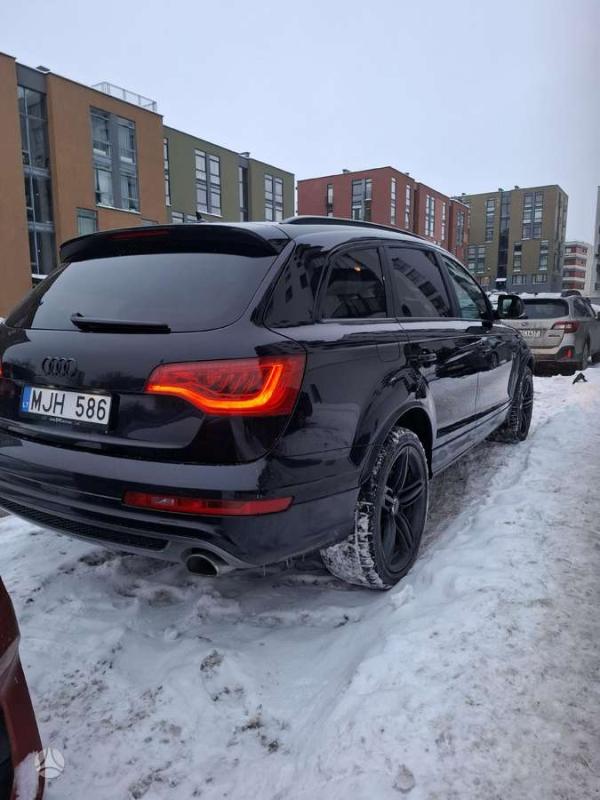 Black Audi Q7 2013 in Vilnius, with an engine capacity of 2.97 L and mileage of 215 thousand km for 17500 €, photo 5 on AUTOMOTO.COM.LV