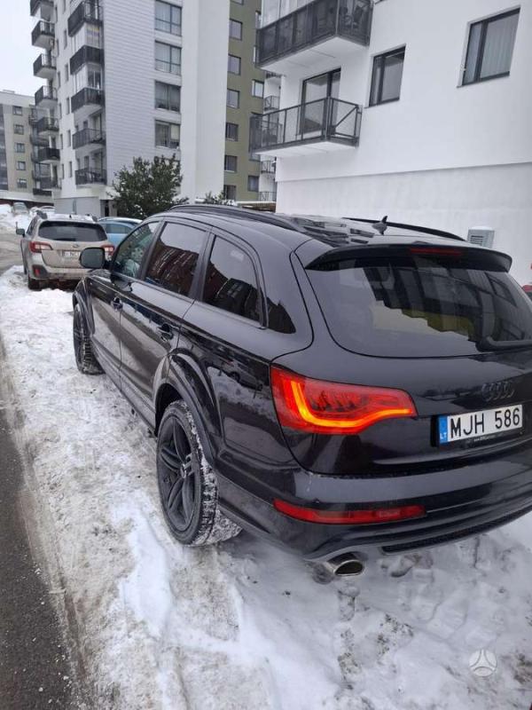 Black Audi Q7 2013 in Vilnius, with an engine capacity of 2.97 L and mileage of 215 thousand km for 17500 €, photo 6 on AUTOMOTO.COM.LV