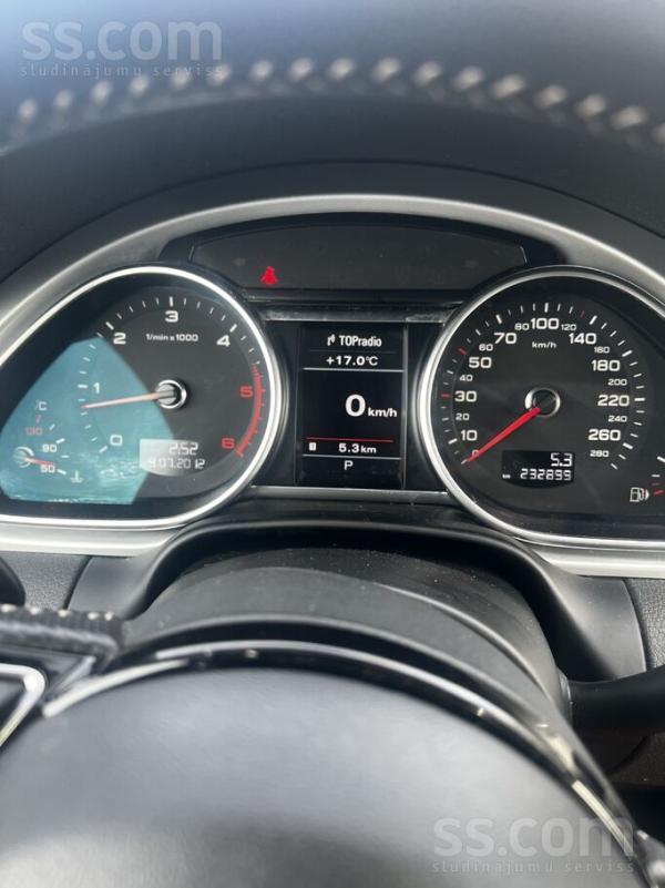 Black Audi Q7 2013 in Daugavpils, with an engine capacity of 3.00 L and mileage of 233 thousand km for 13999 €, photo 5 on AUTOMOTO.COM.LV