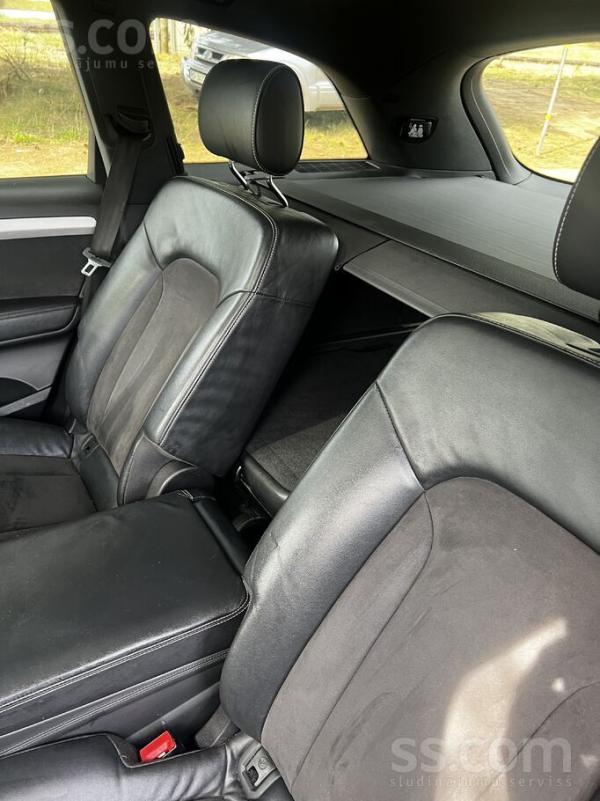 Black Audi Q7 2013 in Daugavpils, with an engine capacity of 3.00 L and mileage of 233 thousand km for 13999 €, photo 8 on AUTOMOTO.COM.LV