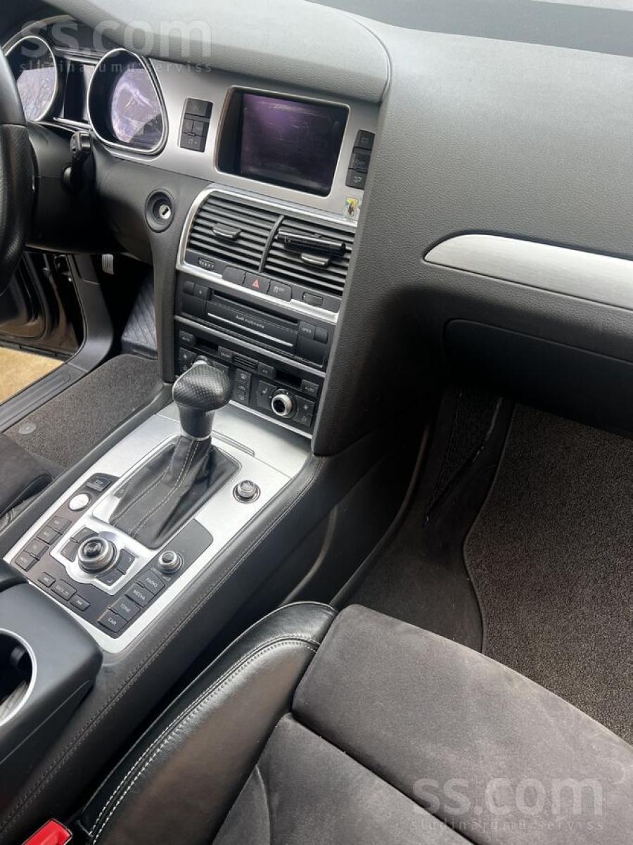 Melns Audi Q7 2013 Daugavpils, ar dzinēja tilpumu 3.00 L un nobraukumu 233 tūkst. km par 13999 €, foto 13 vietnē AUTOMOTO.COM.LV