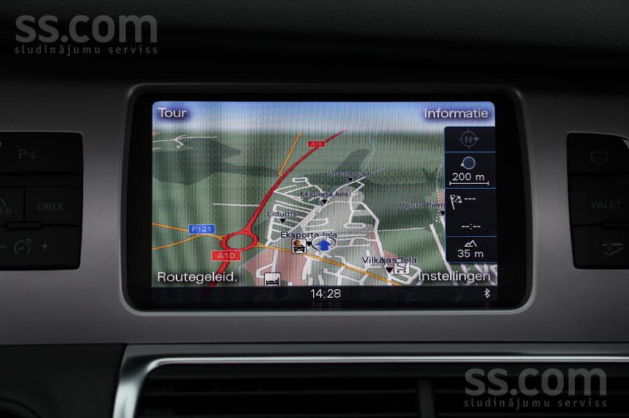Black Audi Q7 2013 in Tukums, with an engine capacity of 3.00 L and mileage of 248 thousand km for 13490 €, photo 23 on AUTOMOTO.COM.LV
