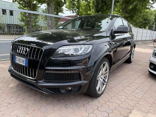Melns Audi Q7 2013 Šauļi, ar dzinēja tilpumu 4.13 L un nobraukumu 303 tūkst. km par 12700 €, foto 1 vietnē AUTOMOTO.COM.LV