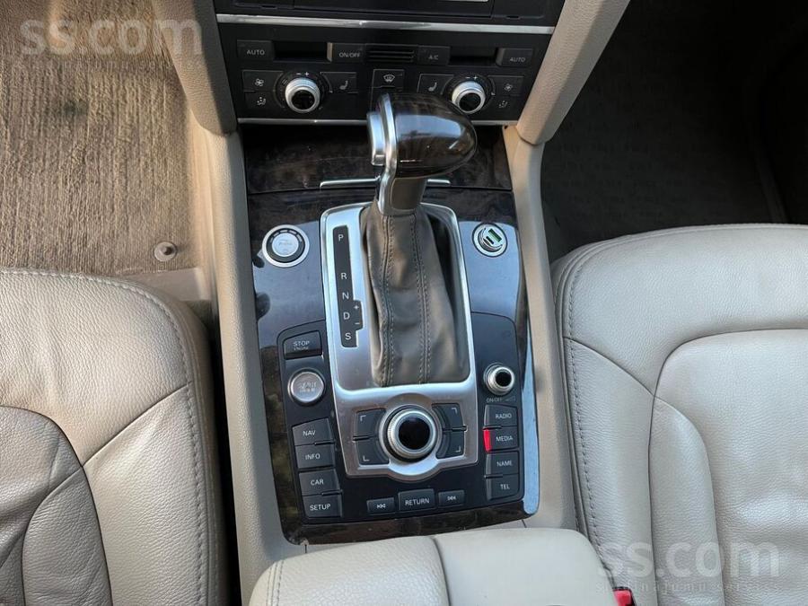 Melns Audi Q7 2013 Rīga, ar dzinēja tilpumu 3.00 L un nobraukumu 193 tūkst. km par 13650 €, foto 19 vietnē AUTOMOTO.COM.LV
