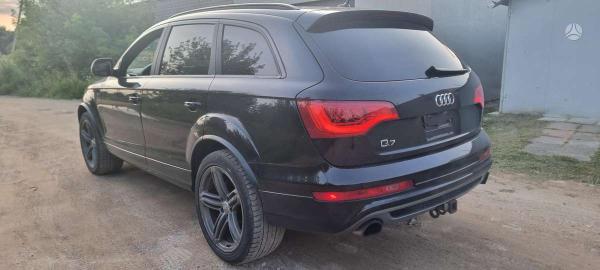 Melns Audi Q7 2013 Viļņa, ar dzinēja tilpumu 3.00 L un nobraukumu 212 tūkst. km par 6300 €, foto 7 vietnē AUTOMOTO.COM.LV