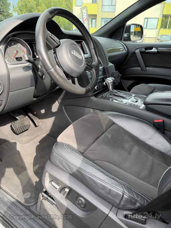 Black Audi Q7 2013 in Tartu, with an engine capacity of 3.00 L and mileage of 284 thousand km for 12750 €, photo 11 on AUTOMOTO.COM.LV