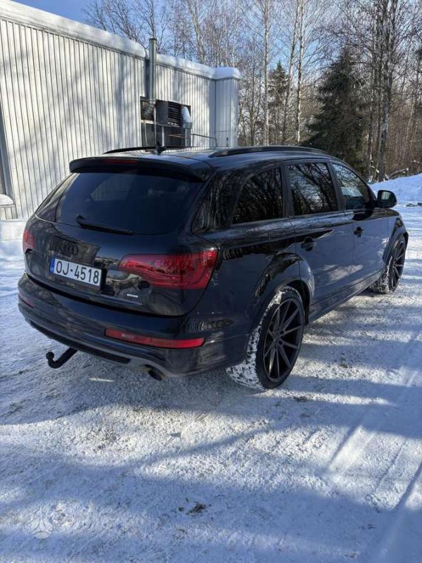 Black Audi Q7 2014 in Panevezys, with an engine capacity of 4.20 L and mileage of 239 thousand km for 15500 €, photo 9 on AUTOMOTO.COM.LV