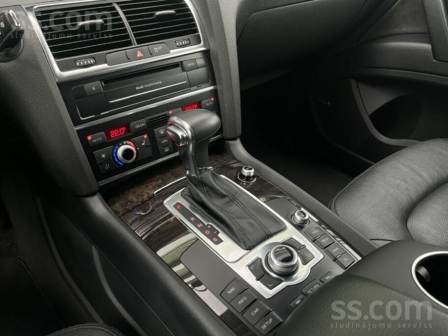 Melns Audi Q7 2014 Rīga, ar dzinēja tilpumu 3.00 L un nobraukumu 352 tūkst. km par 9900 €, foto 10 vietnē AUTOMOTO.COM.LV