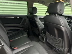 Melns Audi Q7 2014 Rīga, ar dzinēja tilpumu 3.00 L un nobraukumu 352 tūkst. km par 9900 €, foto 18 vietnē AUTOMOTO.COM.LV