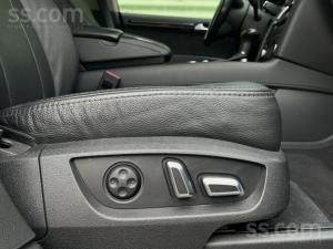 Melns Audi Q7 2014 Rīga, ar dzinēja tilpumu 3.00 L un nobraukumu 352 tūkst. km par 9900 €, foto 19 vietnē AUTOMOTO.COM.LV