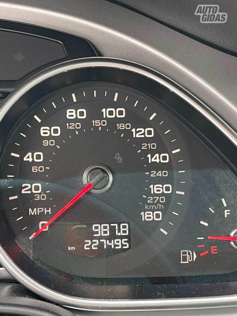 Black Audi Q7 2014 in Kaunas, with an engine capacity of 3.00 L and mileage of 227 thousand km for 10500 €, photo 26 on AUTOMOTO.COM.LV