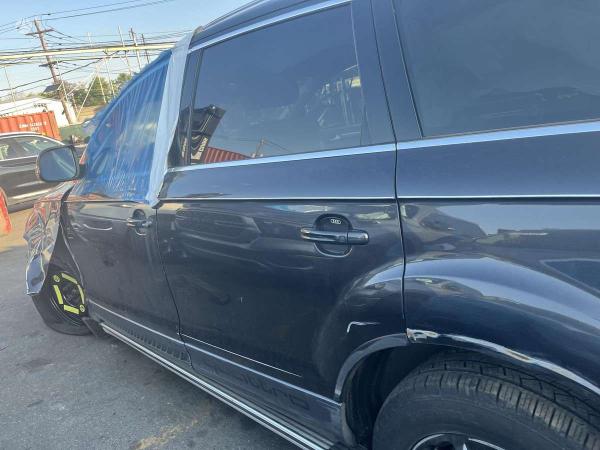 Melns Audi Q7 2014 Viļņa, ar dzinēja tilpumu 3.00 L un nobraukumu 142 tūkst. km par 6900 €, foto 7 vietnē AUTOMOTO.COM.LV