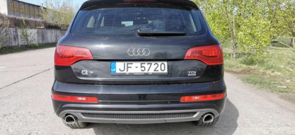 Black Audi Q7 2014 in Riga, with an engine capacity of 3.00 L and mileage of 250 thousand km for 14500 €, photo 4 on AUTOMOTO.COM.LV