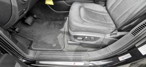 Black Audi Q7 2014 in Riga, with an engine capacity of 3.00 L and mileage of 250 thousand km for 14500 €, photo 15 on AUTOMOTO.COM.LV