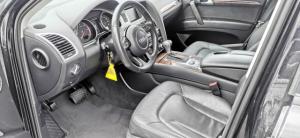 Black Audi Q7 2014 in Riga, with an engine capacity of 3.00 L and mileage of 250 thousand km for 14500 €, photo 17 on AUTOMOTO.COM.LV