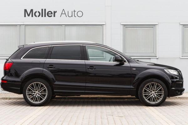 Black Audi Q7 2014 in Ventspils, with an engine capacity of 3.00 L and mileage of 246 thousand km for 12500 €, photo 6 on AUTOMOTO.COM.LV