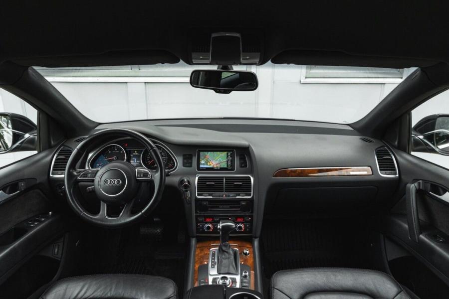 Black Audi Q7 2014 in Ventspils, with an engine capacity of 3.00 L and mileage of 246 thousand km for 12500 €, photo 17 on AUTOMOTO.COM.LV