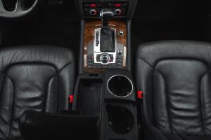 Black Audi Q7 2014 in Ventspils, with an engine capacity of 3.00 L and mileage of 246 thousand km for 12500 €, photo 23 on AUTOMOTO.COM.LV