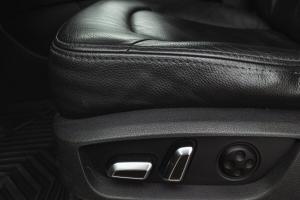 Black Audi Q7 2014 in Ventspils, with an engine capacity of 3.00 L and mileage of 246 thousand km for 12500 €, photo 28 on AUTOMOTO.COM.LV
