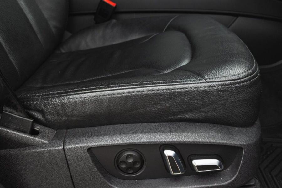 Black Audi Q7 2014 in Ventspils, with an engine capacity of 3.00 L and mileage of 246 thousand km for 12500 €, photo 29 on AUTOMOTO.COM.LV