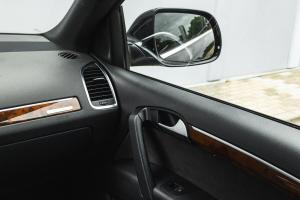 Black Audi Q7 2014 in Ventspils, with an engine capacity of 3.00 L and mileage of 246 thousand km for 12500 €, photo 34 on AUTOMOTO.COM.LV
