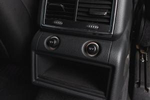 Black Audi Q7 2014 in Ventspils, with an engine capacity of 3.00 L and mileage of 246 thousand km for 12500 €, photo 37 on AUTOMOTO.COM.LV