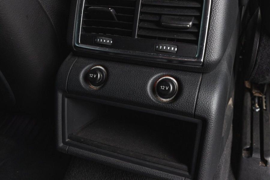 Black Audi Q7 2014 in Ventspils, with an engine capacity of 3.00 L and mileage of 246 thousand km for 12500 €, photo 37 on AUTOMOTO.COM.LV