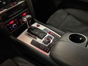Melns Audi Q7 2014 Marijampole, ar dzinēja tilpumu 2.97 L un nobraukumu 256 tūkst. km par 13999 €, foto 4 vietnē AUTOMOTO.COM.LV