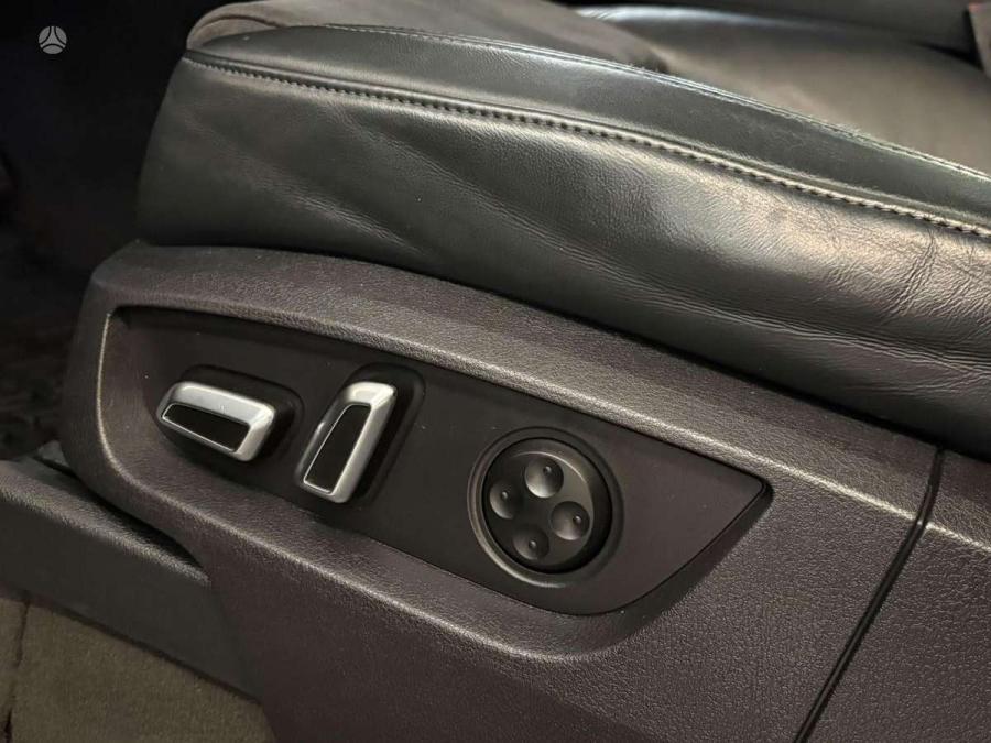 Melns Audi Q7 2014 Marijampole, ar dzinēja tilpumu 2.97 L un nobraukumu 256 tūkst. km par 13999 €, foto 12 vietnē AUTOMOTO.COM.LV