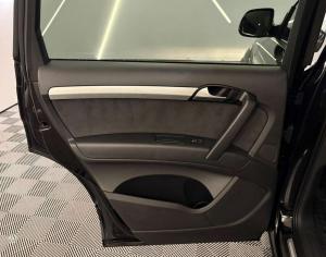 Melns Audi Q7 2014 Marijampole, ar dzinēja tilpumu 2.97 L un nobraukumu 256 tūkst. km par 13999 €, foto 19 vietnē AUTOMOTO.COM.LV