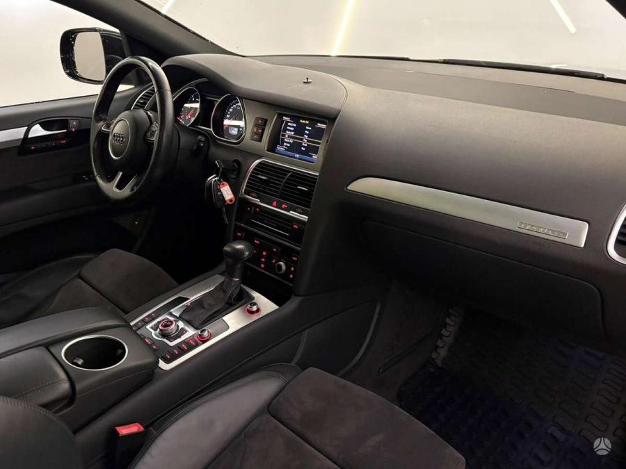 Melns Audi Q7 2014 Marijampole, ar dzinēja tilpumu 2.97 L un nobraukumu 256 tūkst. km par 13999 €, foto 23 vietnē AUTOMOTO.COM.LV