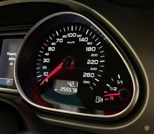 Melns Audi Q7 2014 Marijampole, ar dzinēja tilpumu 2.97 L un nobraukumu 256 tūkst. km par 13999 €, foto 25 vietnē AUTOMOTO.COM.LV