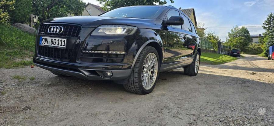 Melns Audi Q7 2014 Viļņa, ar dzinēja tilpumu 4.20 L un nobraukumu 332 tūkst. km par 13300 €, foto 1 vietnē AUTOMOTO.COM.LV