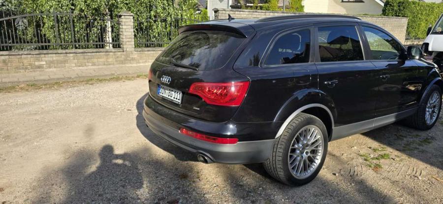 Melns Audi Q7 2014 Viļņa, ar dzinēja tilpumu 4.20 L un nobraukumu 332 tūkst. km par 13300 €, foto 22 vietnē AUTOMOTO.COM.LV