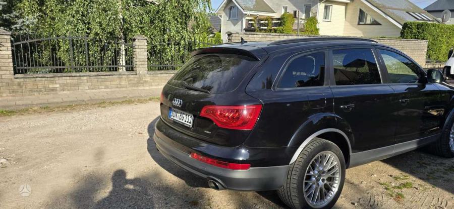 Melns Audi Q7 2014 Viļņa, ar dzinēja tilpumu 4.20 L un nobraukumu 332 tūkst. km par 13300 €, foto 23 vietnē AUTOMOTO.COM.LV