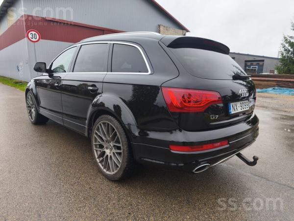 Melns Audi Q7 2014 Rīga, ar dzinēja tilpumu 3.00 L un nobraukumu 215 tūkst. km par 15900 €, foto 3 vietnē AUTOMOTO.COM.LV