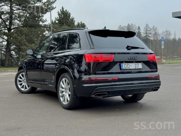Black Audi Q7 2015 in Cesis, with an engine capacity of 3.00 L and mileage of 183 thousand km for 27500 €, photo 2 on AUTOMOTO.COM.LV