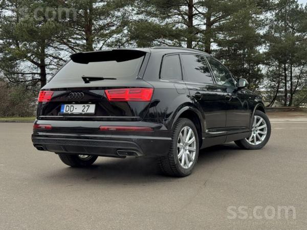 Black Audi Q7 2015 in Cesis, with an engine capacity of 3.00 L and mileage of 183 thousand km for 27500 €, photo 4 on AUTOMOTO.COM.LV